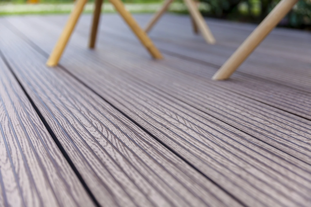 Top 5 Reasons to Use Synthetic Trex Decking For Your Outdoor Space ...